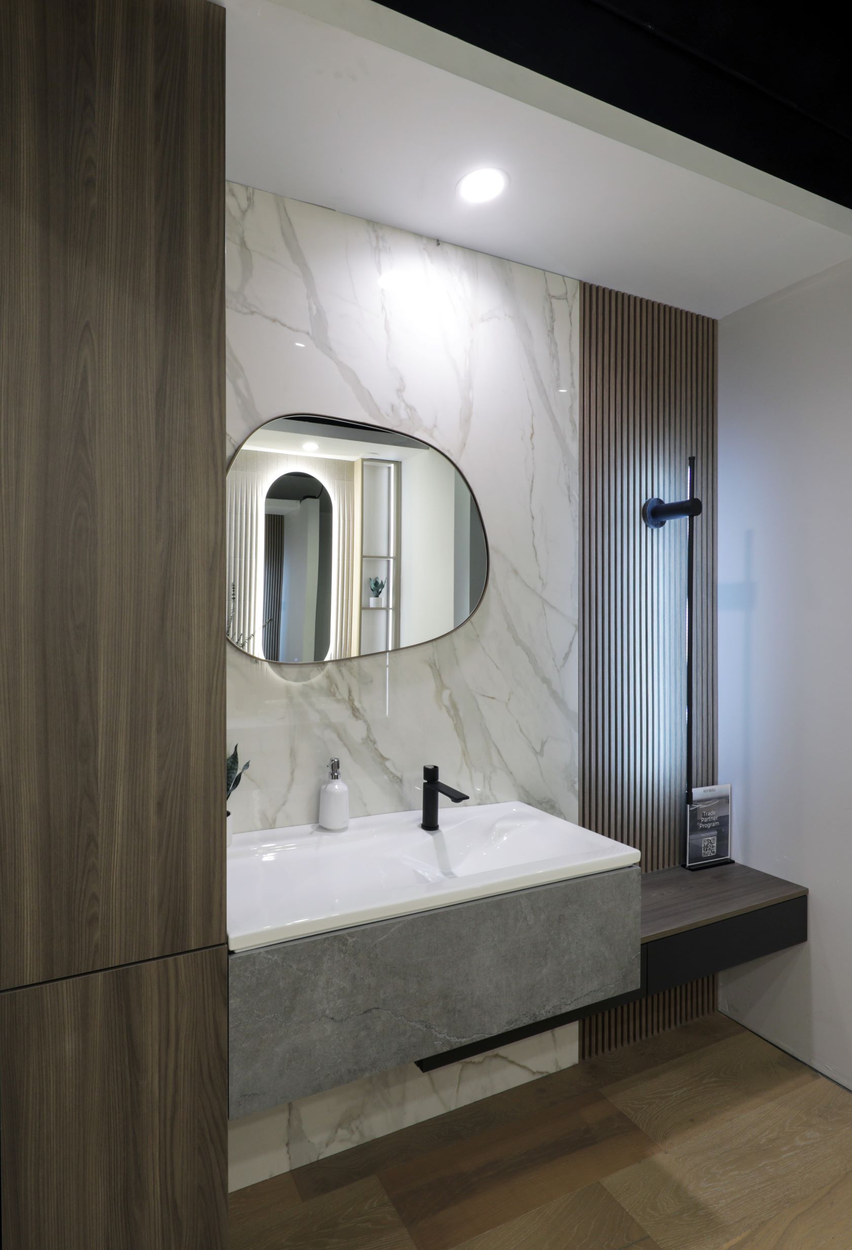 Showrooms - Ronbow Cabinets